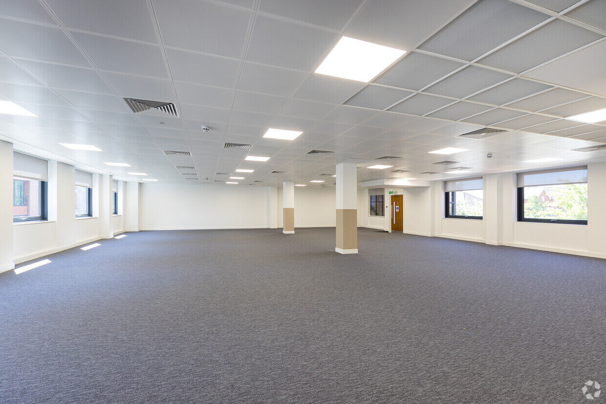 Export House, WOKING, Woking - Office property in Woking - Vail Williams