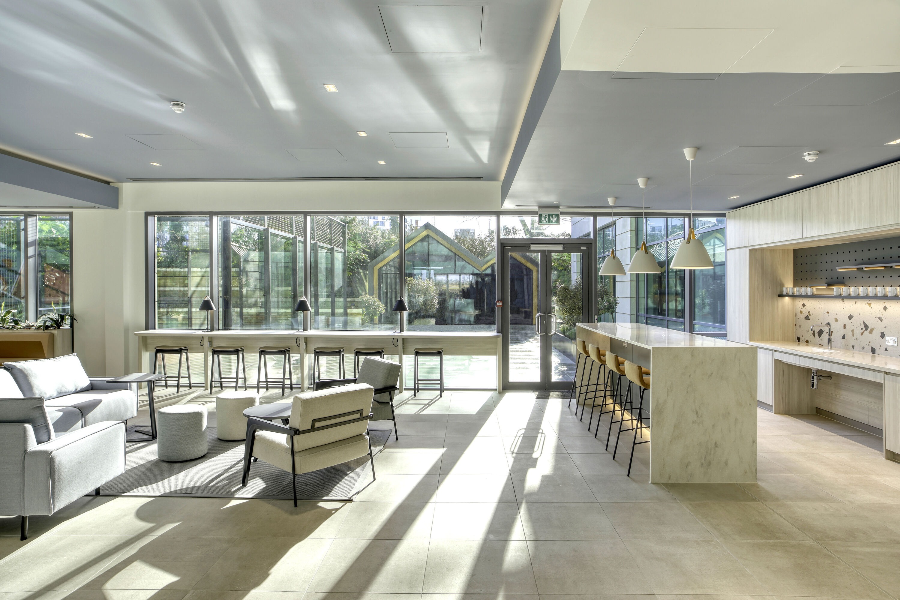 ONE Arlington Square, Bracknell - Office property in Bracknell - Vail Williams