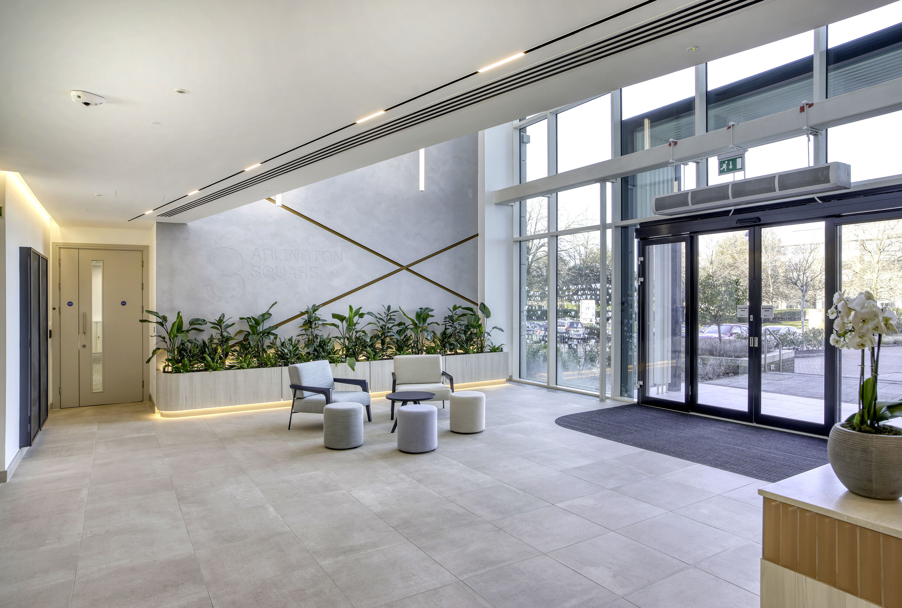 ONE Arlington Square, Bracknell - Office property in Bracknell - Vail Williams