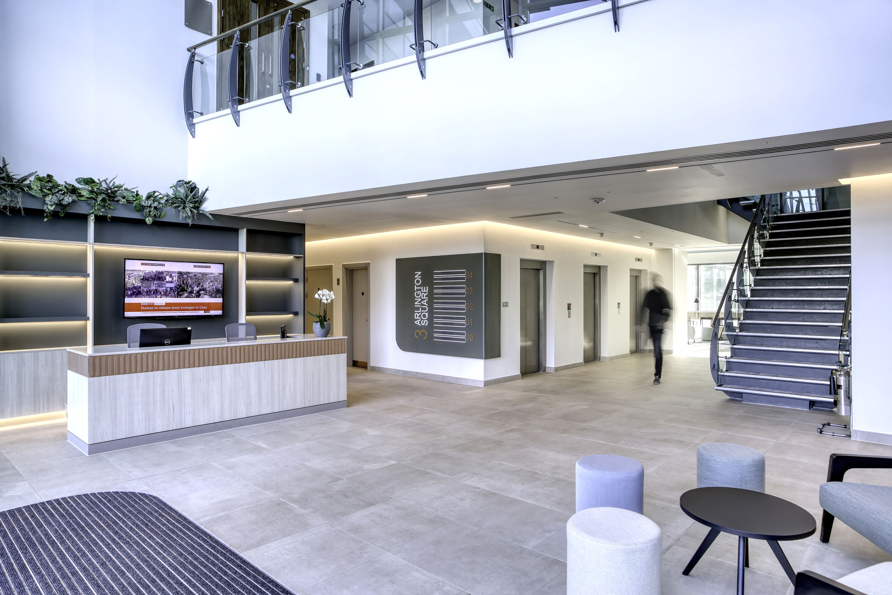 ONE Arlington Square, Bracknell - Office property in Bracknell - Vail Williams