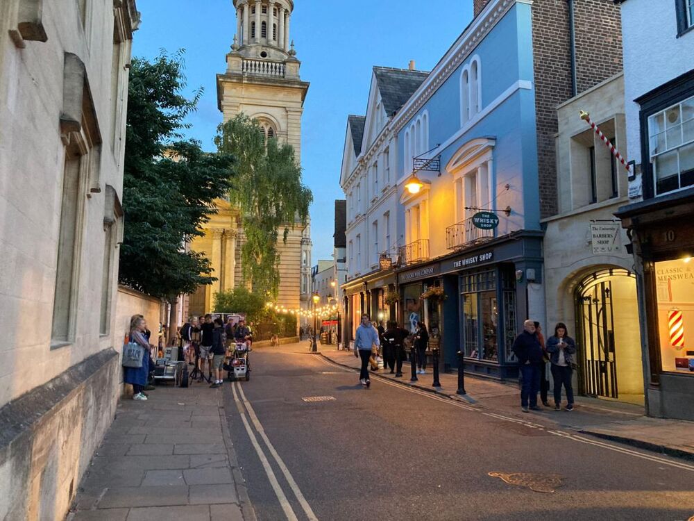 Commercial property to rent in Oxford | Vail Williams
