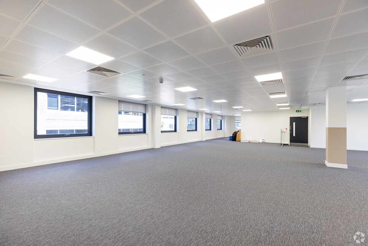 Export House, WOKING, Woking - Office property in Woking - Vail Williams