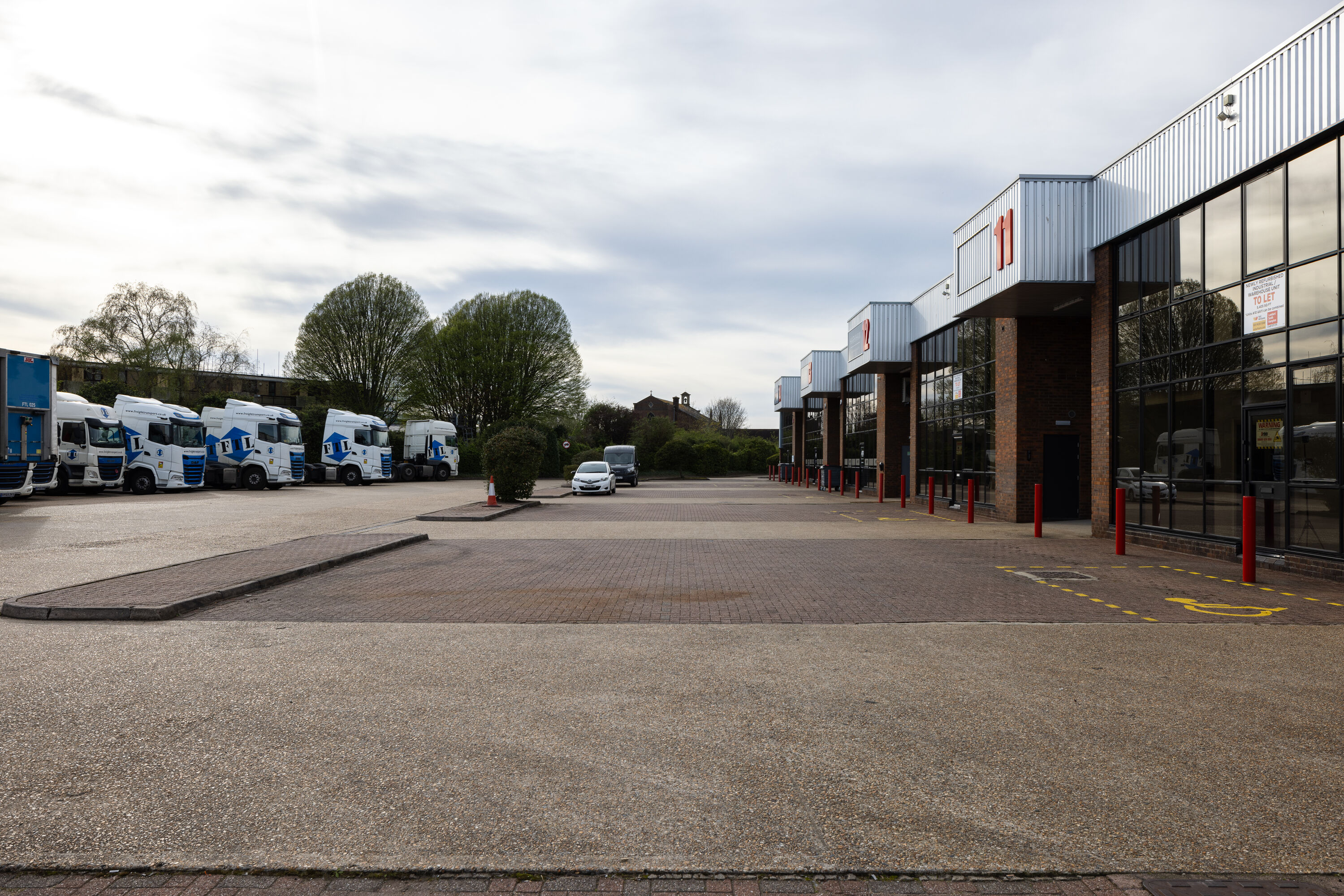 Unit 4 Victory Close, Woolsbridge Industrial Estate, Wimborne ...