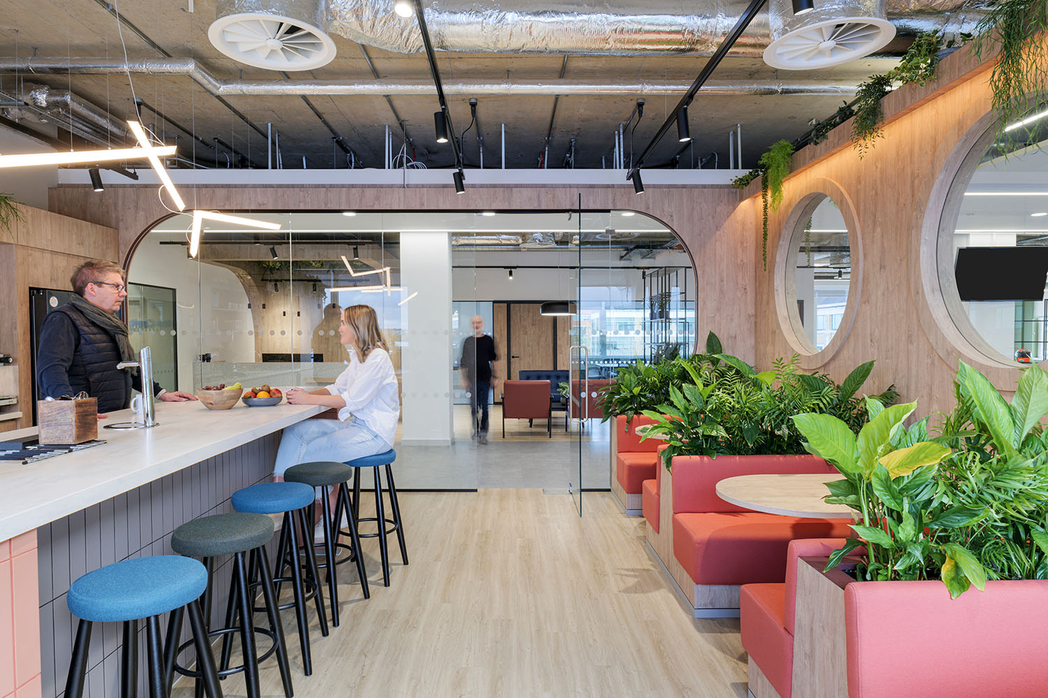 1 Arlington Square, Bracknell - Office property in Bracknell - Vail ...